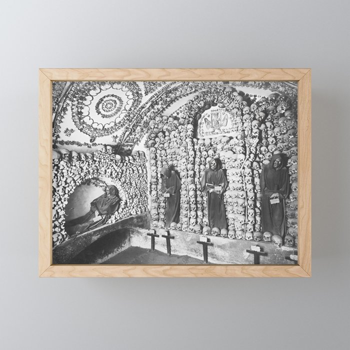 Capuchin crypt catacombs arranged skeletons and monks of Rome skulls ...